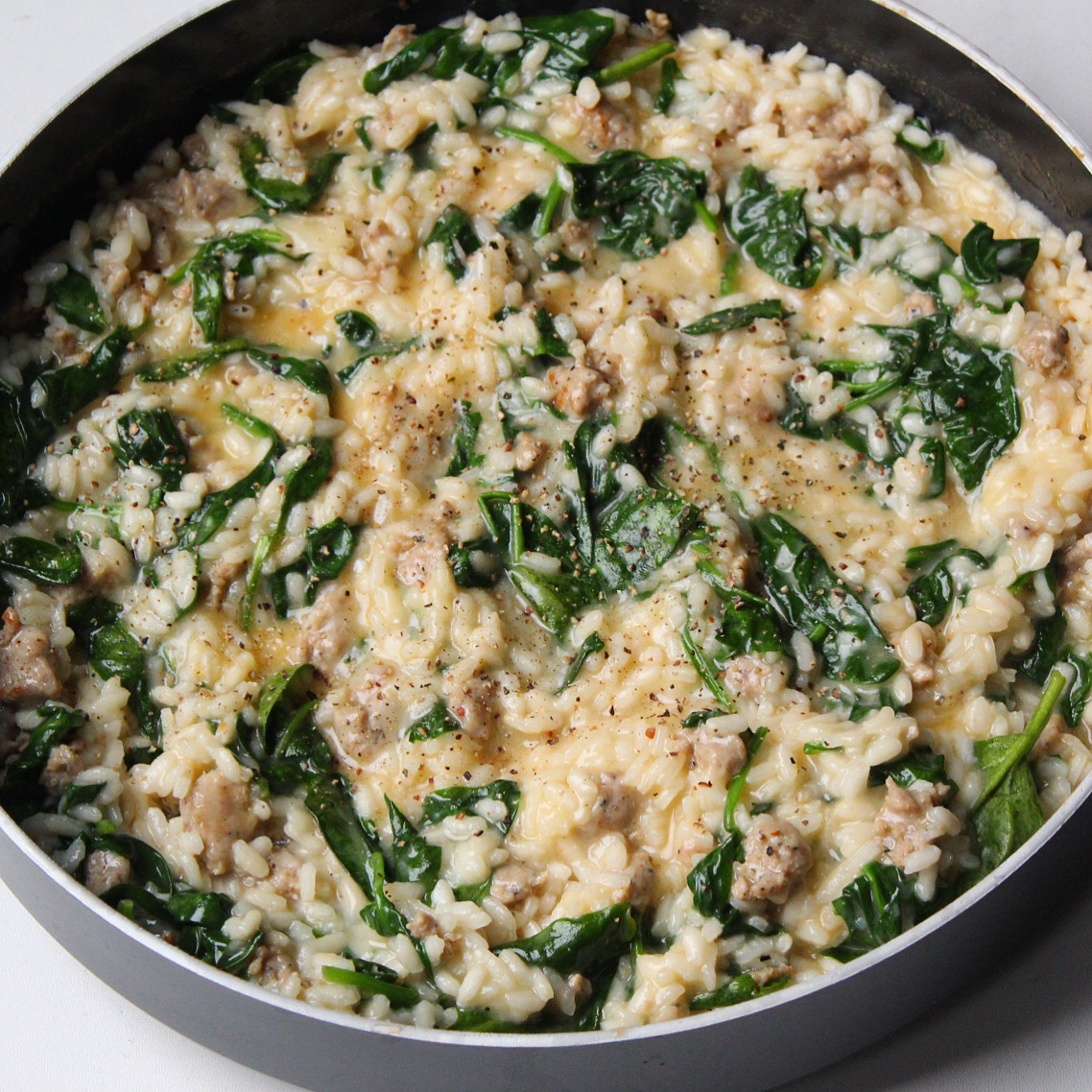 Risotto carbonara met worstjes en spinazie - Lot of Taste